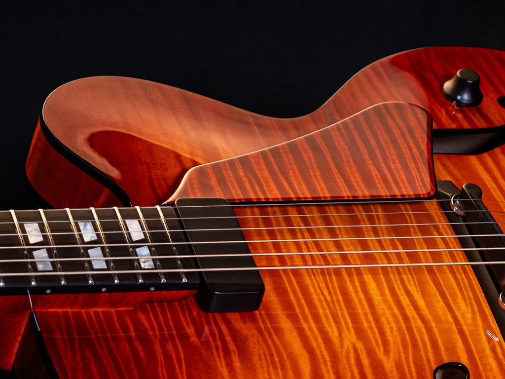 Eumelia 16" - Archtop Guitar | Fremediti Guitars